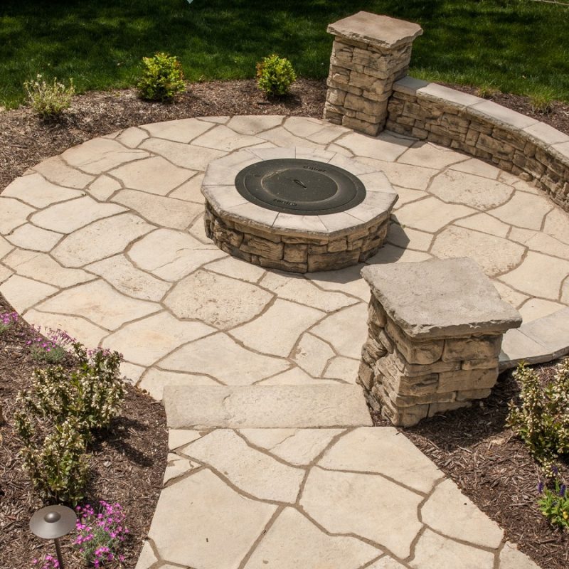 Romanstone is proud to offer our unique line of Rosetta Hardscape products