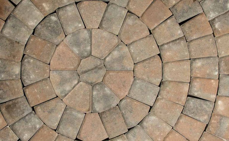 Paver Circle kit allows you to add interest and curves to your patio.